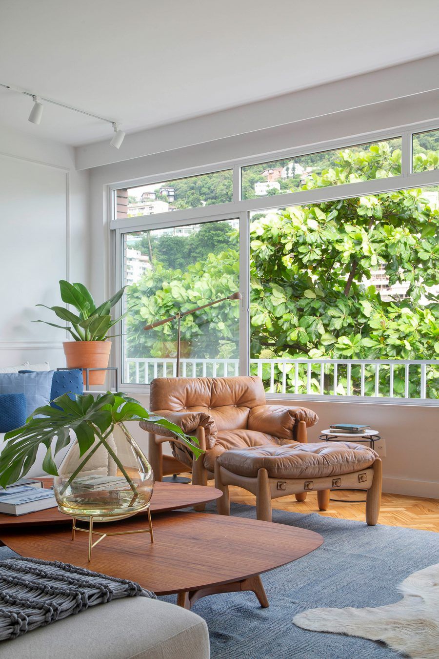 Casa Nova, Móveis Novos - Casa de Valentina