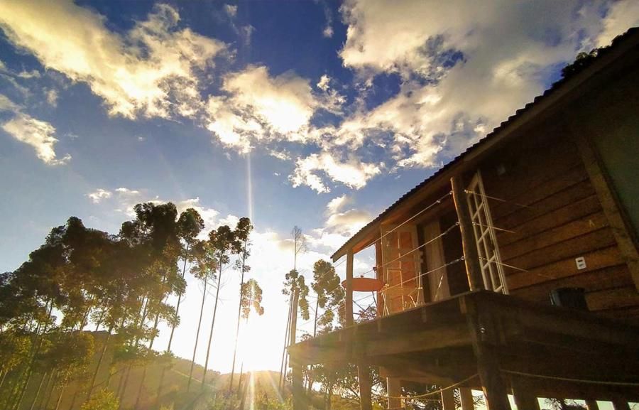 Chalé na Montanha de 30m² Construído pela Família | Casa de Valentina