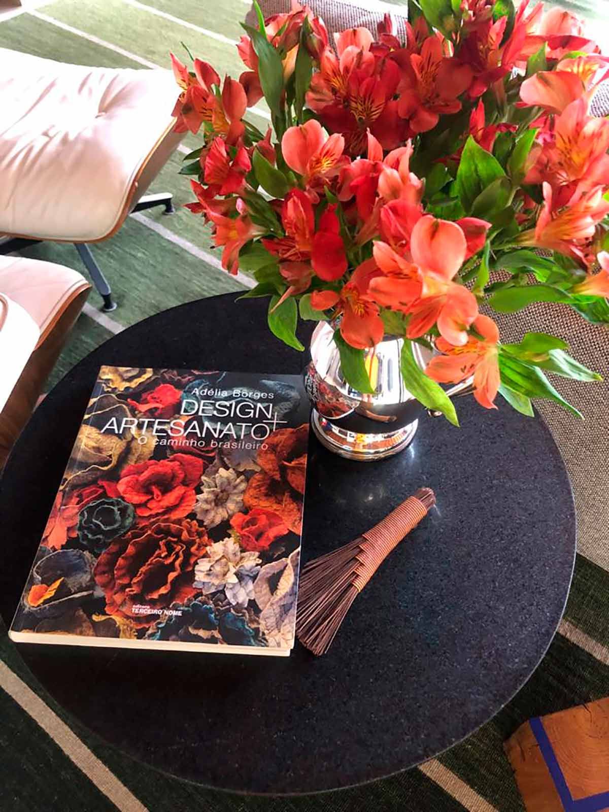 Casa de arquiteto com vão livre, muitas cores e verde - Casa de Valentina