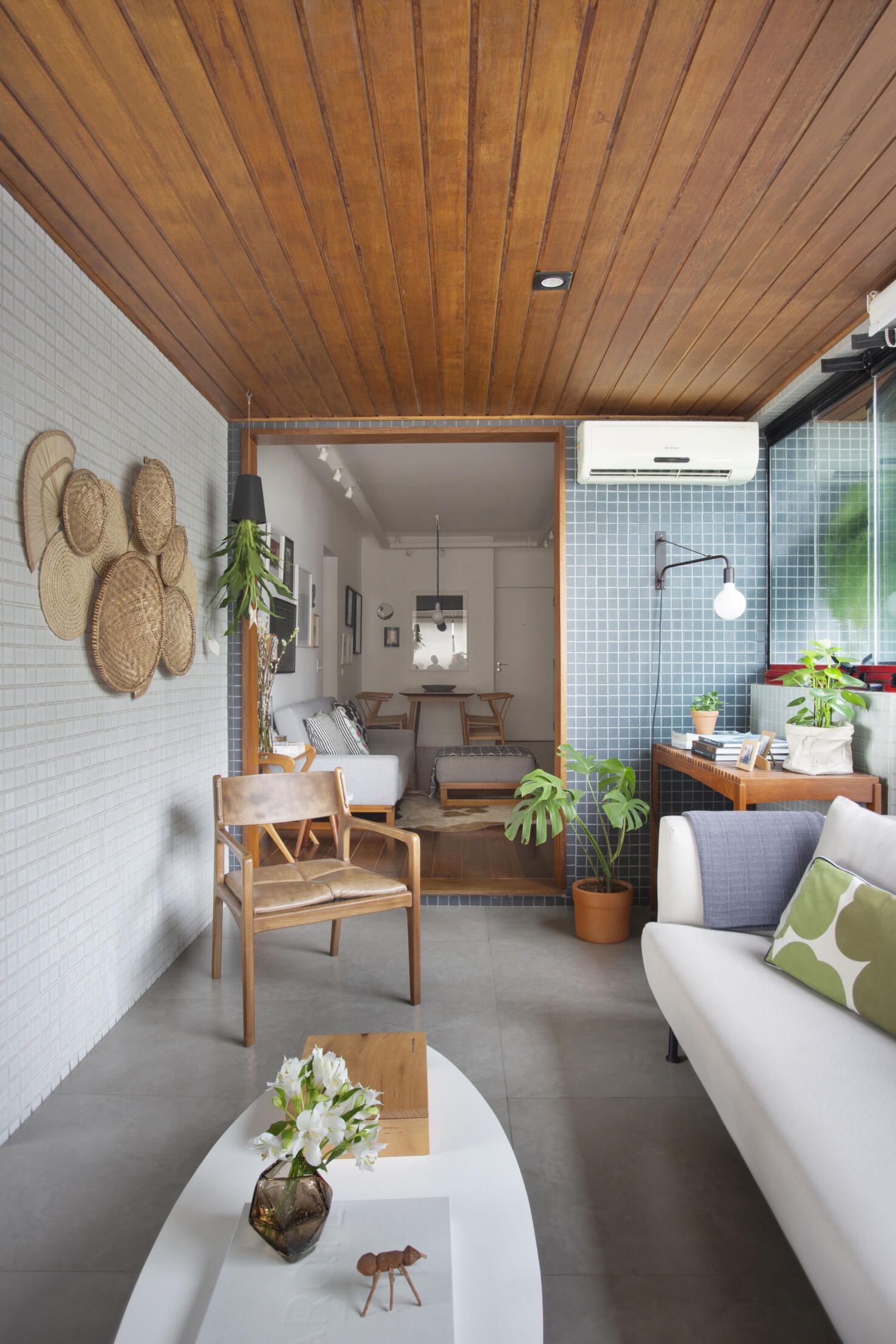 Varanda como uma extensão da sala - Casa de Valentina