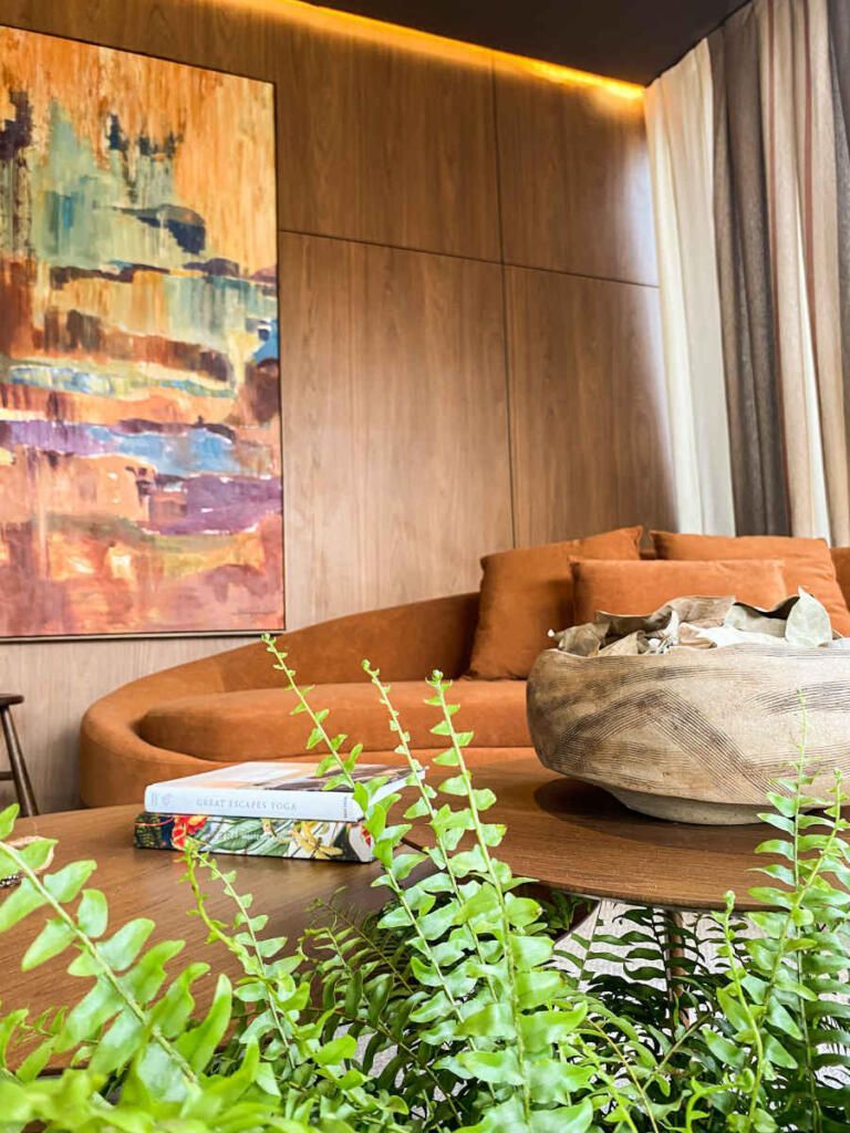 Cores quentes na decoração de Café Europeu | CasaCor - Casa de Valentina