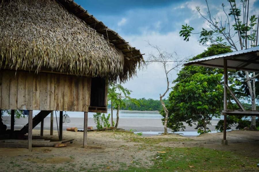 Palafitas nas construções - Casa de Valentina