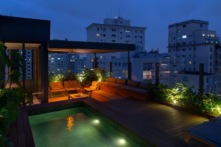 Triplex com clima de praia no meio de SP e perfeito para receber ...