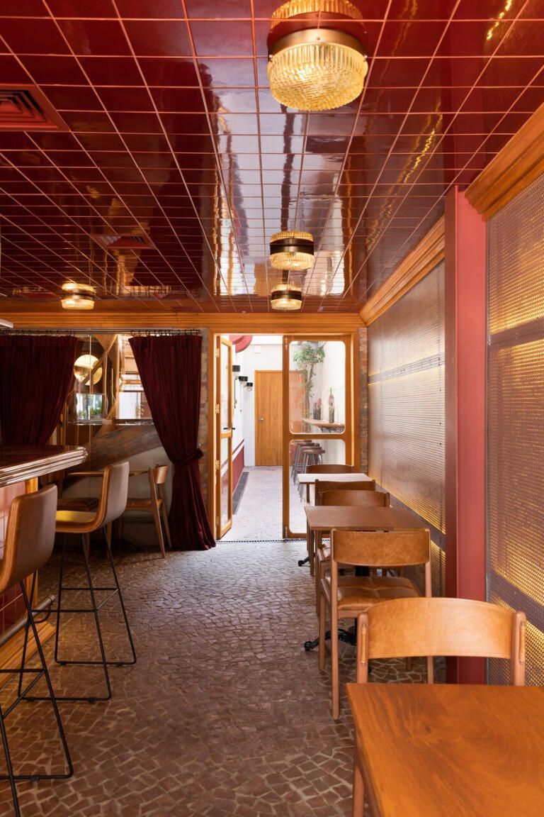 Bar de aperitivos irreverente e pulsante - Casa de Valentina