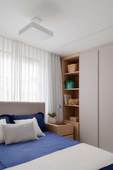 Estilo contemporâneo com móveis tem design atemporal