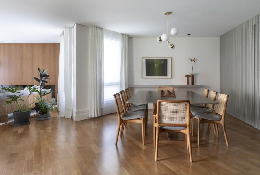 Piso azul em destaque no apartamento - Casa de Valentina