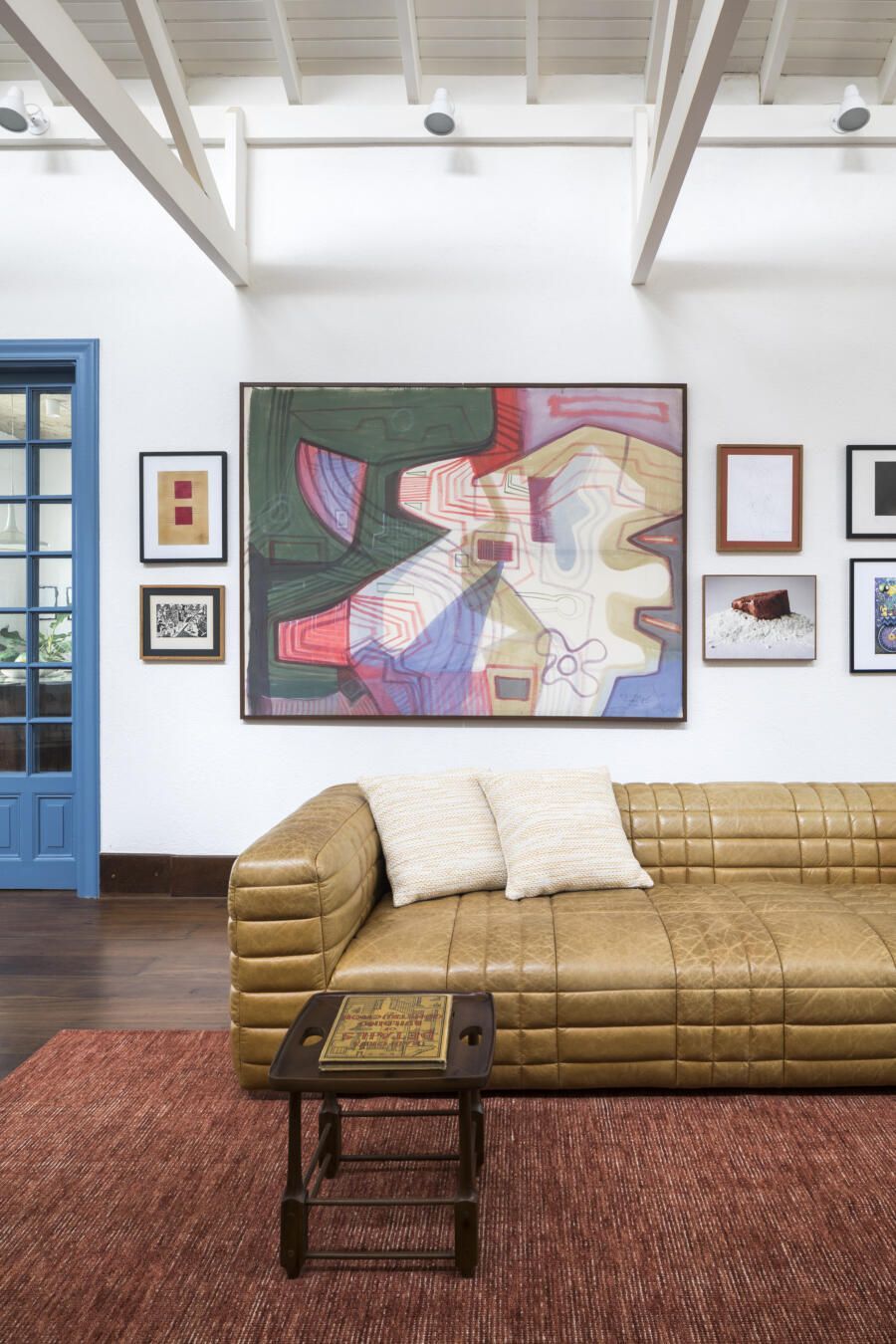 Esta casa preservou a arquitetura colonial | Open House com Estúdio Olo ...