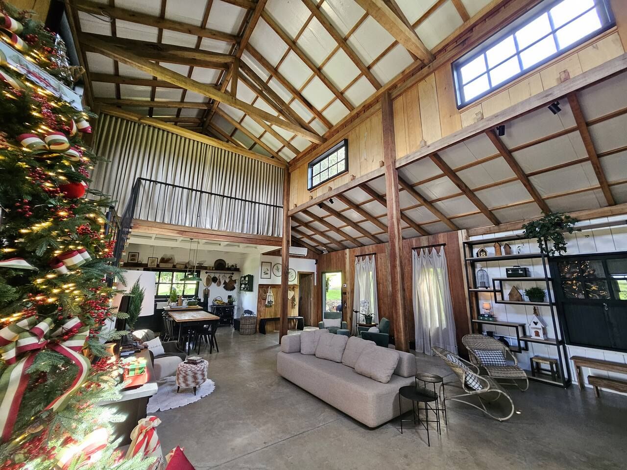 A transformação de um celeiro em refúgio | Open House com Ingrid Walker ...