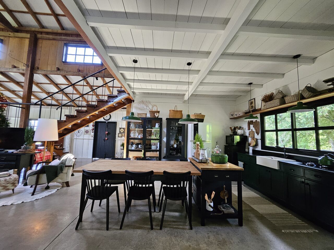 A transformação de um celeiro em refúgio | Open House com Ingrid Walker ...